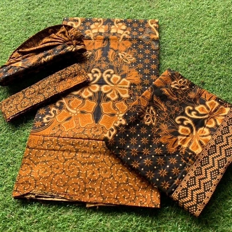 Jual Batik couple / set batik couple adat bali / kamen batik / saput ...