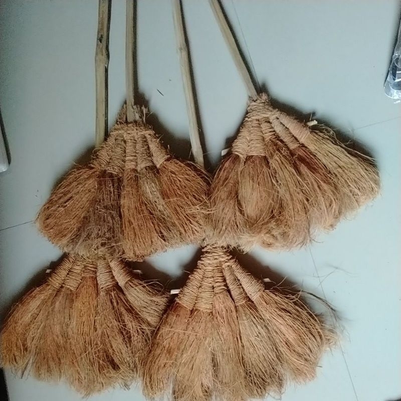 Jual Sapu Tradisional Sabut Kelapa Gagang Bambu Belah | Shopee Indonesia