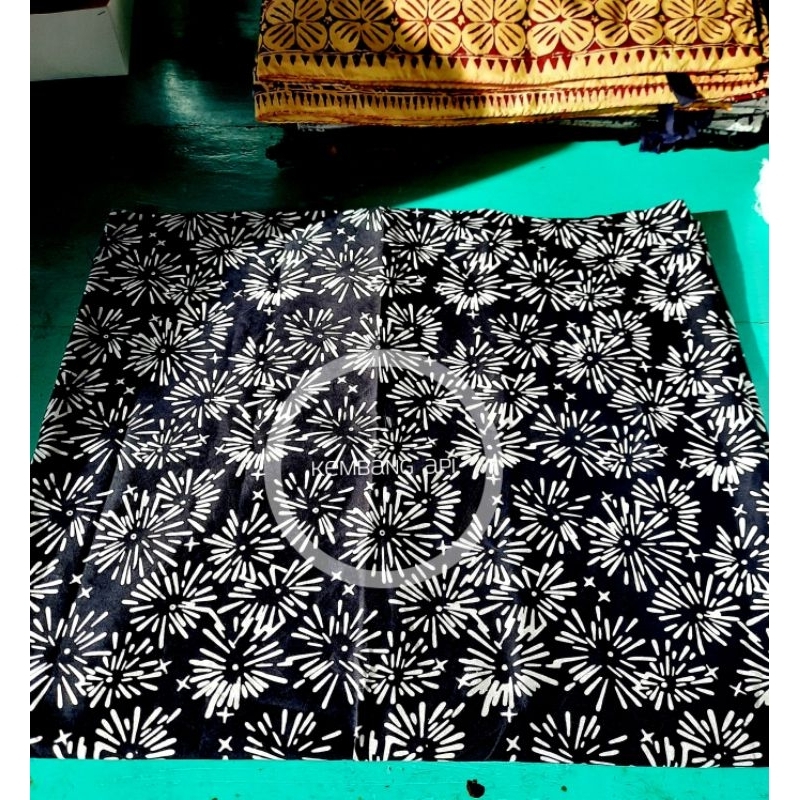 Jual Kain batik garutan Batik tasik Batik hitam putih Seragam batik ...