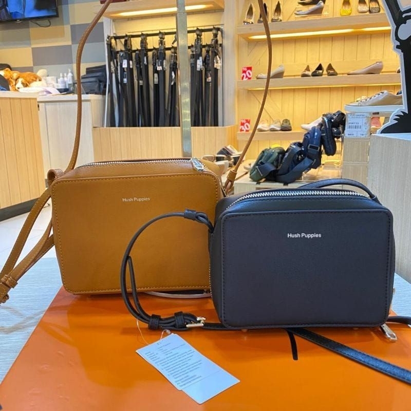 Jual sling bag Brighton hush puppies | Shopee Indonesia