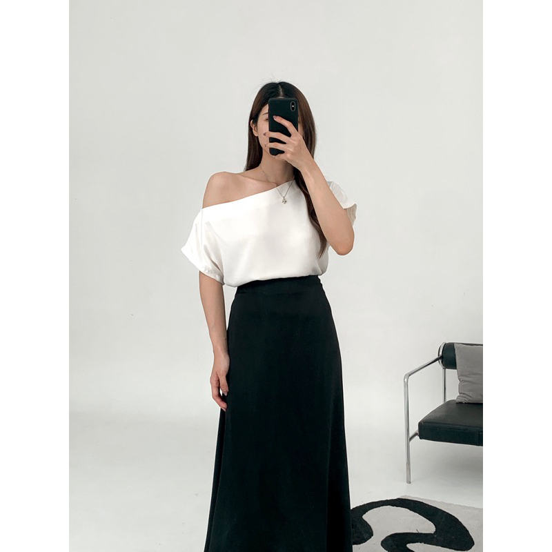 Jual Karin top | atasan off shoulder wanita, top miring wanita satin ...