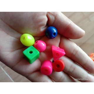 Jual Mainan Edukasi Anak Meronce Manik Bentuk Geometri Warna Warni Isi ...