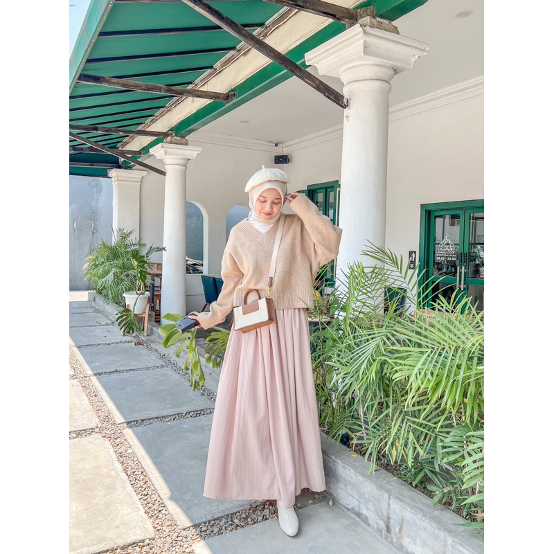 Jual Queenie Skirt by Kimka hijab | Rok Cringkle Korea | Rok Jumbo ...