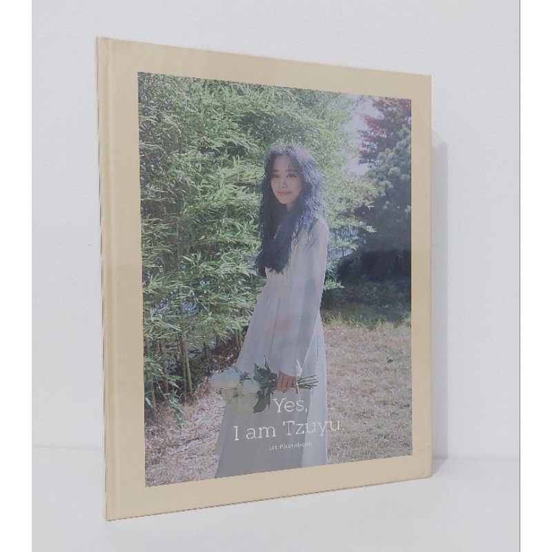 Jual TWICE Tzuyu 1st Photobook "Yes I am Tzuyu" Unsealed | Shopee Indonesia