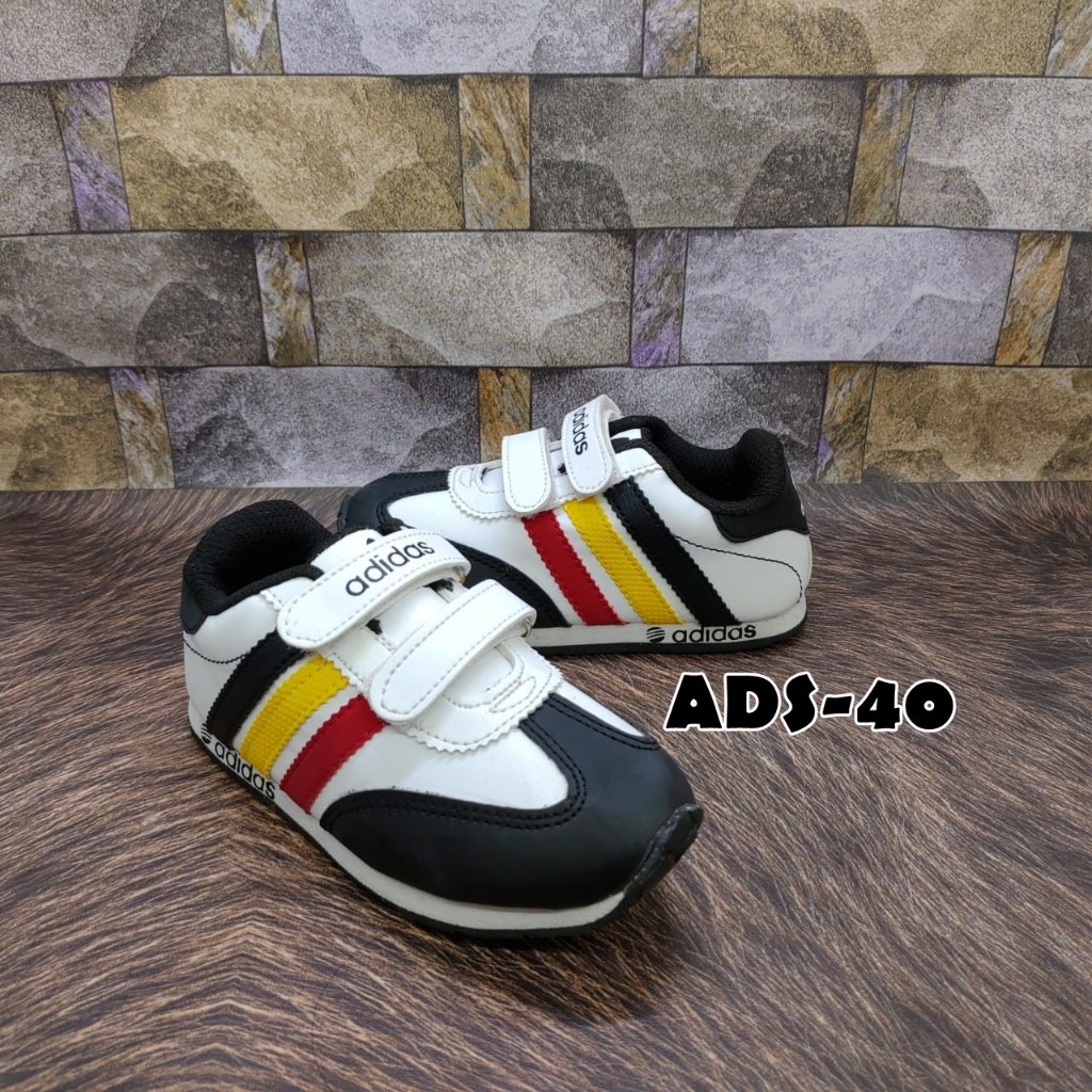 Jual ADIDAS - Sepatu Anak Laki Laki & Perempuan Adidas Sepatu Sneaker ...