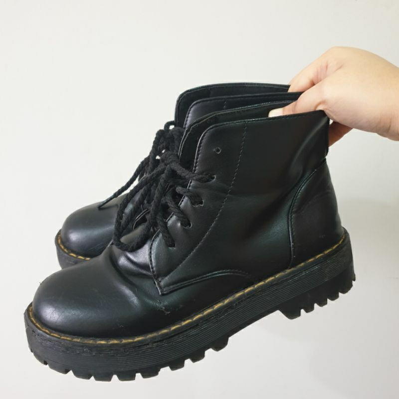 Jual preloved docmart sepatu boots hitam dr.martens martin bekas ...