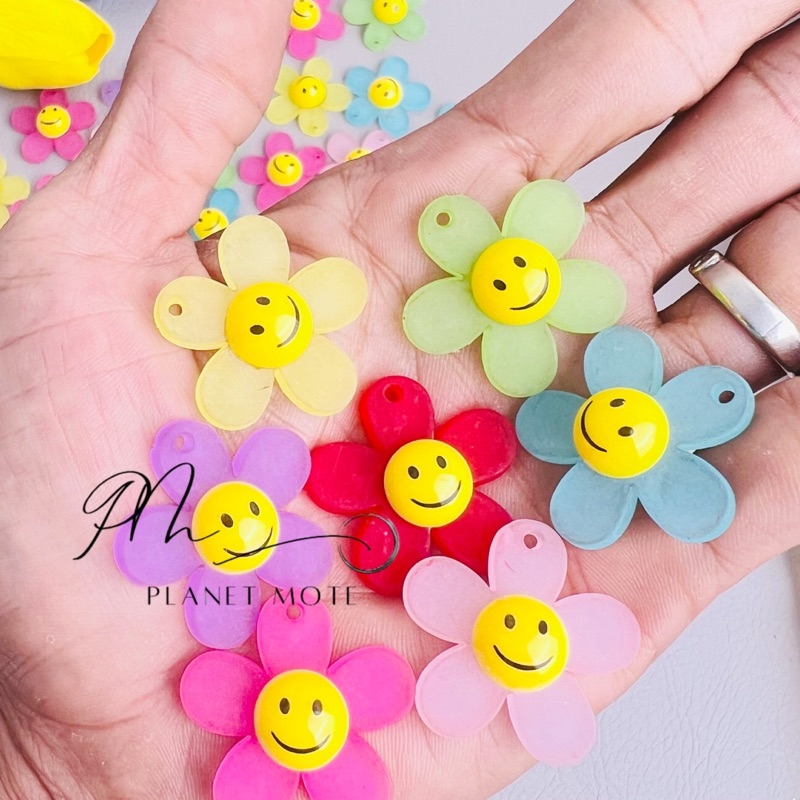 Jual 3pcs Clay Gantung Bunga Smile Besar - Manik Smile - Clay Smile ...