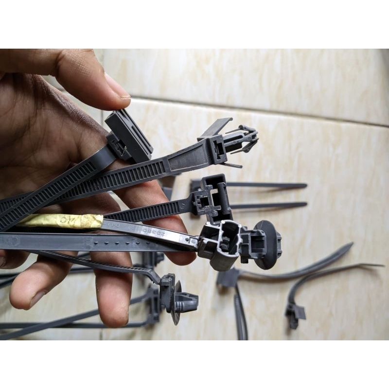 Jual TALI TIES KABEL TIS UNTUK MOBIL UNIVERSAL | Shopee Indonesia