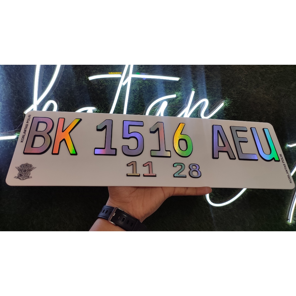 Jual Plat Putih Timbul Mobil Mewah Akrilik Hologram Viral | Shopee Indonesia