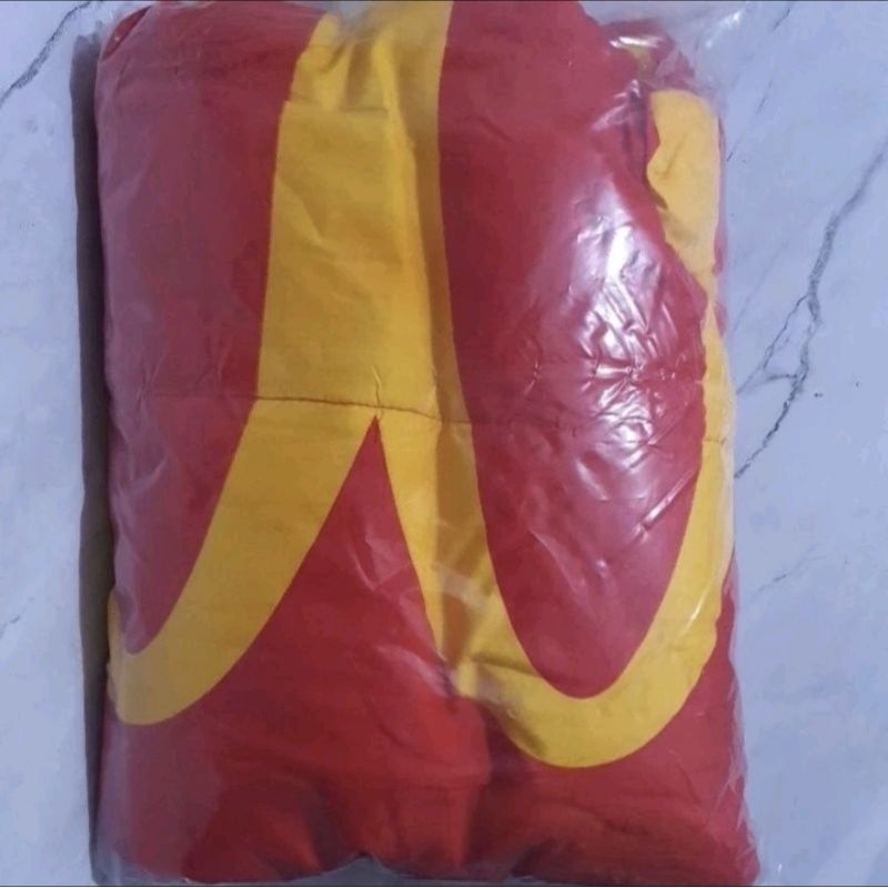 Jual Merchandise MCD Mcdonalds Mcdelivery Night In - Selimut | Shopee ...