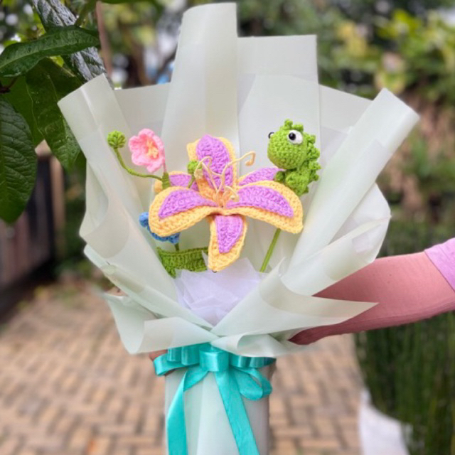 Jual buket bunga wisuda/ bouquet snack/ buket snack Artificial Flowers ...