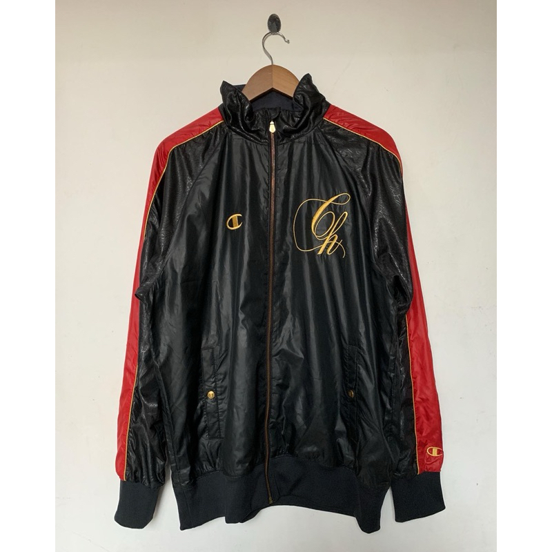 Jual Champion Jacket Parasut Warna Hitam Emas | Shopee Indonesia
