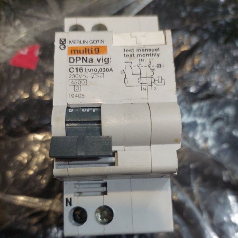 Jual ELCB RCBO MERLIN GERIN 2P multi9 DPNa vigi 30ma (Bekas) | Shopee ...