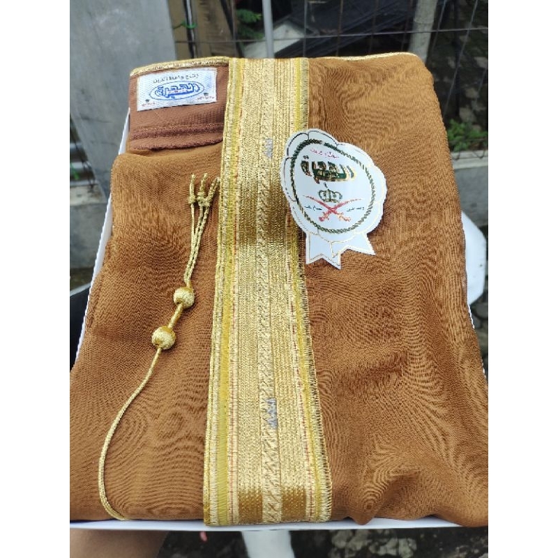 Jual Luaran jubah raja salman bisht Mislah Jubah Imam Original import ...