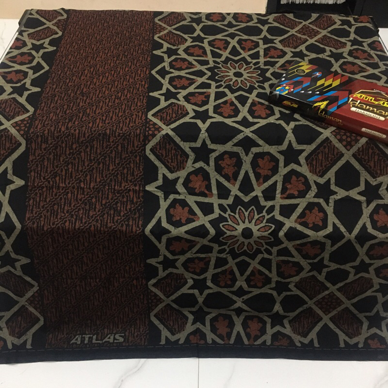 Jual ATLAS IDAMAN HARMONI MOTIF BATIK | SARUNG ATLAS FAVORIT HPL ...
