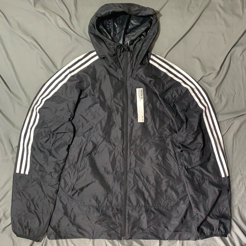 Jual Adidas Daun Running Jacket Warna Hitam (Tas Selempang) | Shopee ...