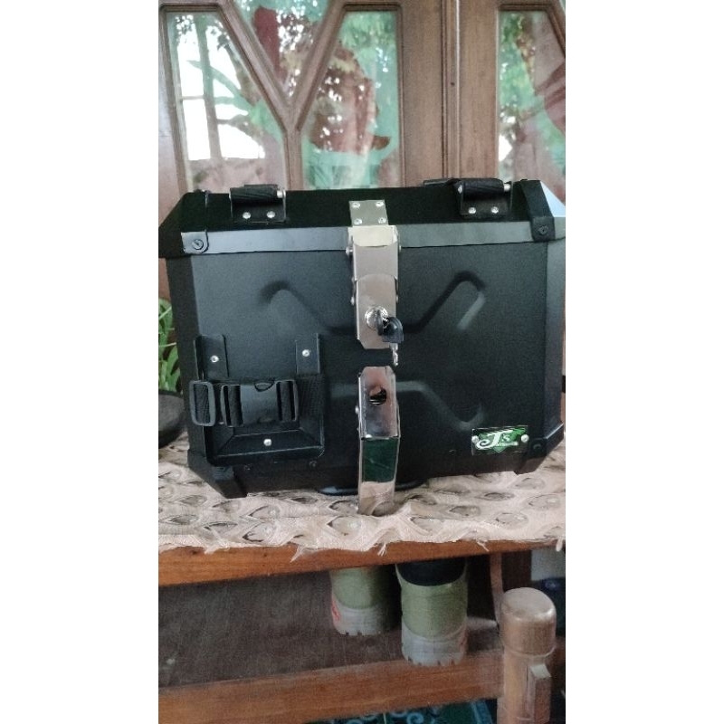 Jual box pannier topbox 35 Quick Release | Shopee Indonesia