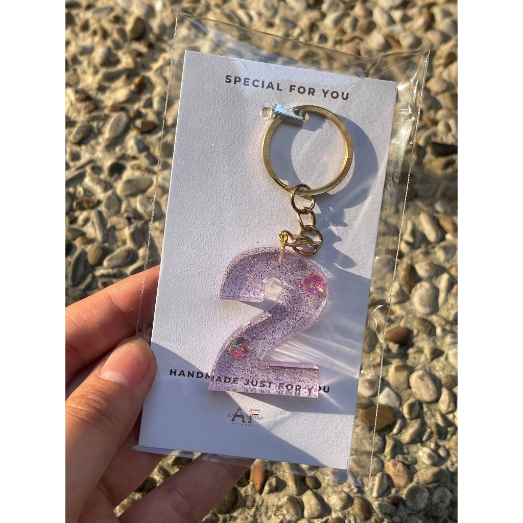 Jual Alphabet Letter Keychain Resin Gantungan Kunci Huruf Ganci Custom ...