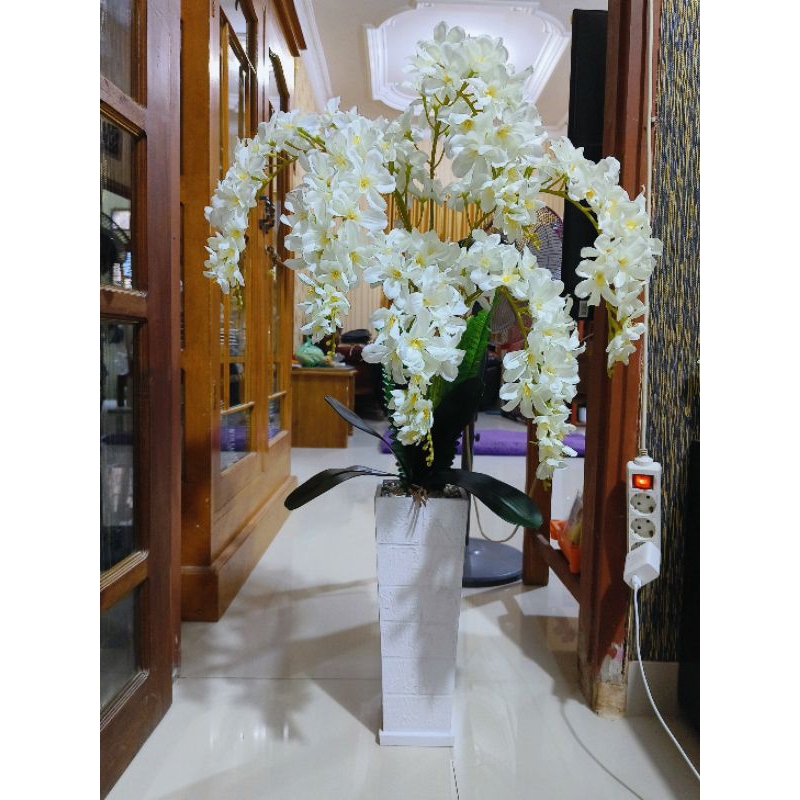 Jual anggrek cattleya artificial 6 cabang pot kayu | Shopee Indonesia
