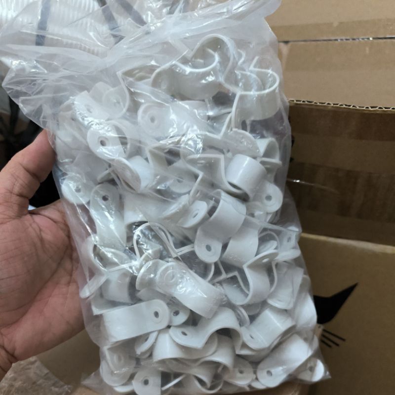 Jual KLEM CLAMP PIPA PVC CONDUIT LISTRIK OMEGA 20MM PUTIH ISI 100PCS ...