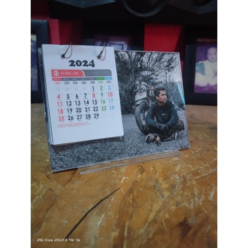 Jual kalender custom akrilik foto | Shopee Indonesia