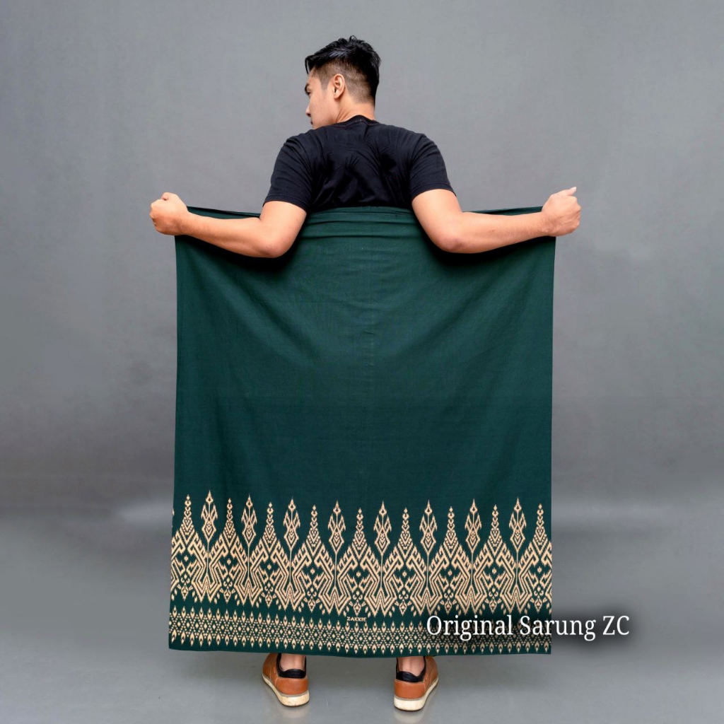 Jual Sarung Pria Motif Senopati Polos Batik Palaikat Sarung Polos Hitam ...