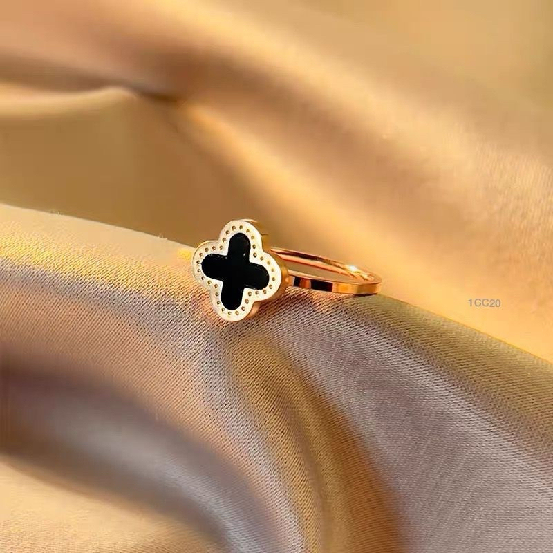 Jual CINCIN CLOVER LV TITANIUM ANTIKARAT | Shopee Indonesia