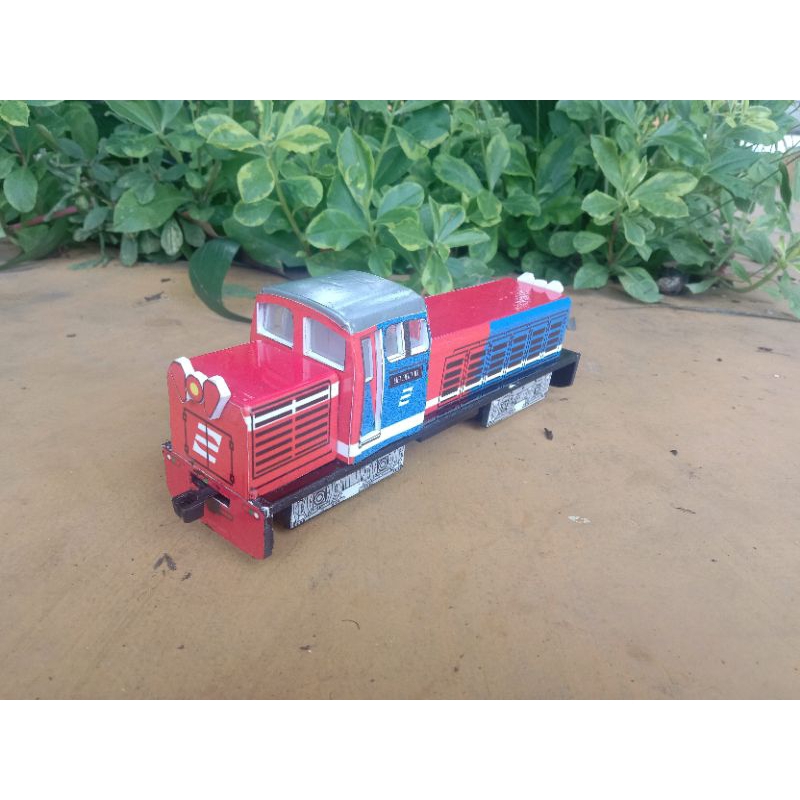 Jual MINIATUR LOKOMOTIF BB 300 MERAH BIRU | Shopee Indonesia