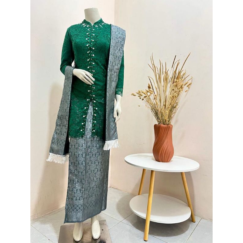Jual SET KEBAYA KOMPLIT MEWAH / SET KEBAYA SANGHAI PAYET/ SETELAN ...