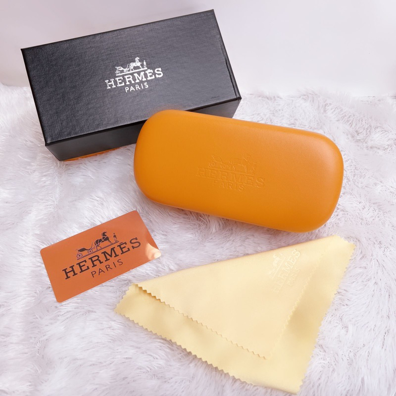 Jual BOX KACAMATA TEMPAT KACAMATA FULL SET Kode Herm | Shopee Indonesia