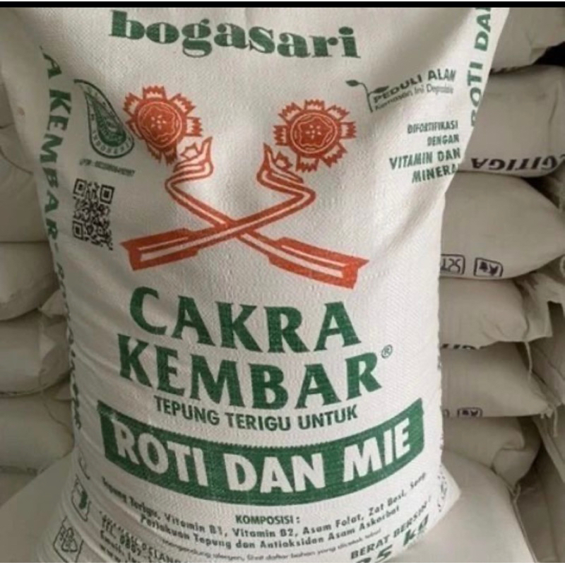 Jual tepung terigu cakra kembar 25 kg / terigu cakra kembar zak 25 kg ...