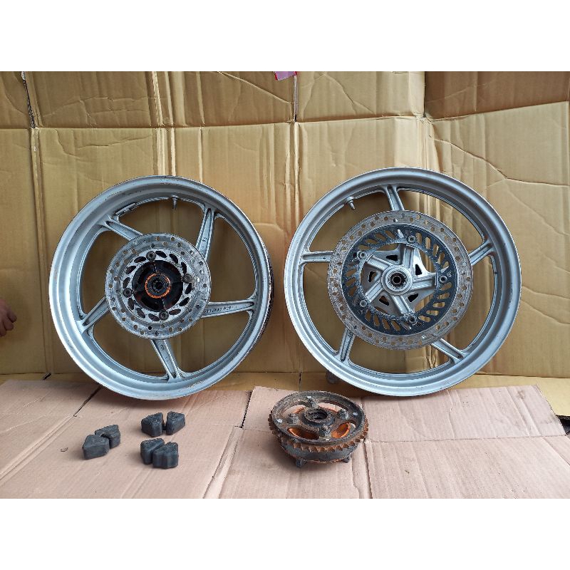 Jual Velg CBR150 THAILAND INJEKSI KPP INJEKSI.. | Shopee Indonesia