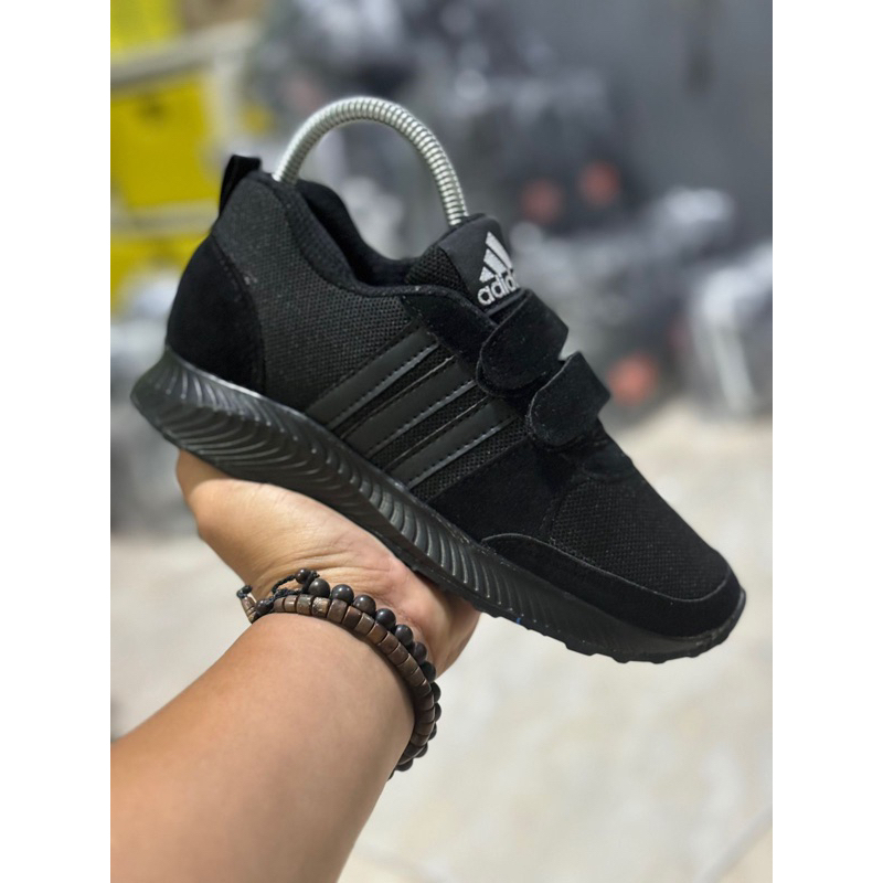 Jual Sepatu Running Adidas Full Black | Shopee Indonesia