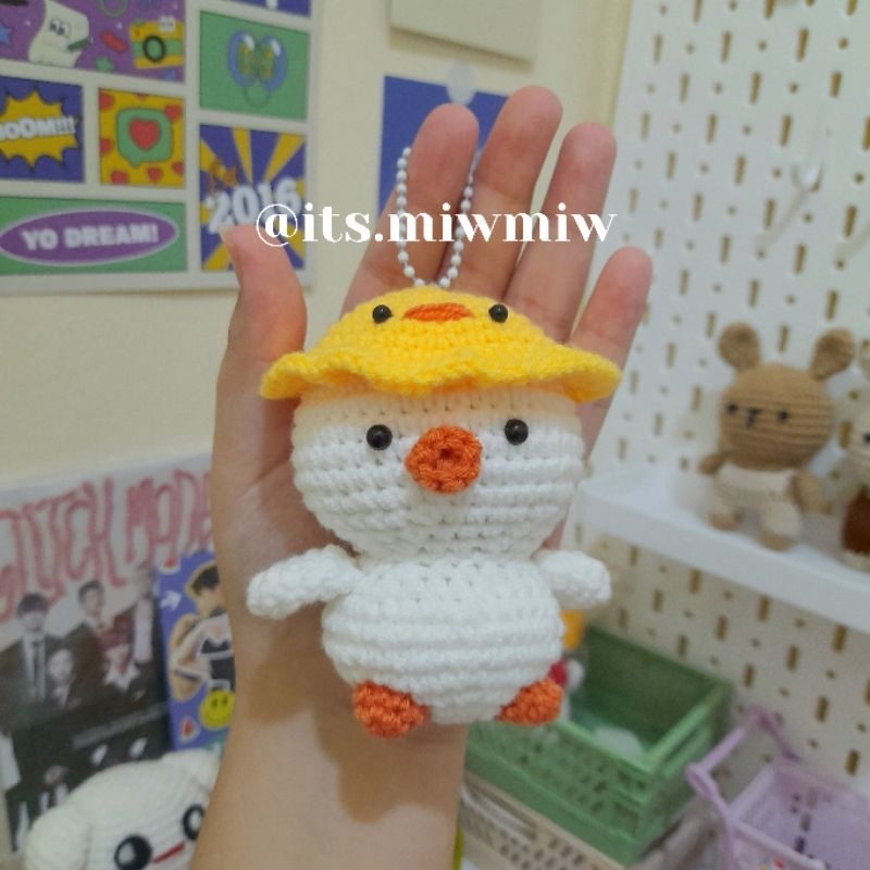 Jual By Miww - Amigurumi bebek gantungan kunci | keychain bebek bucket ...
