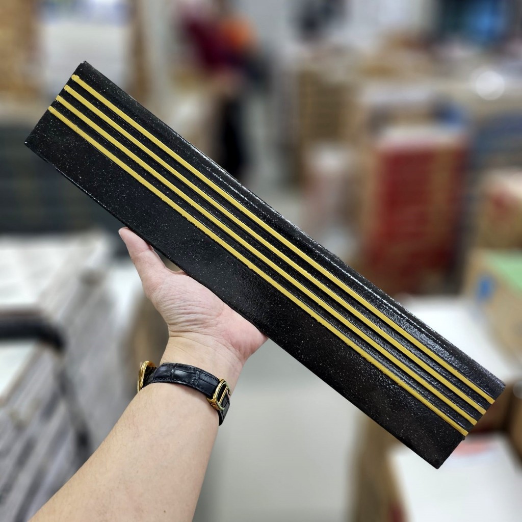 Jual Stepnosing step nosing plint untuk tangga Keramik Granite 8x30 ...