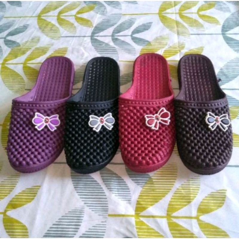 Jual sandal selop wanita , warna , merah , coklat , hitam ,biru , bahan ...