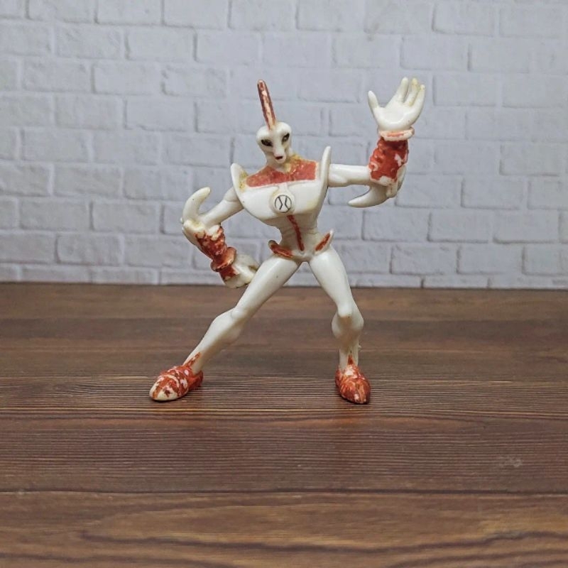 Jual Action Figure Omnitrix seken alien force mini Ben 10 diamondhead ...