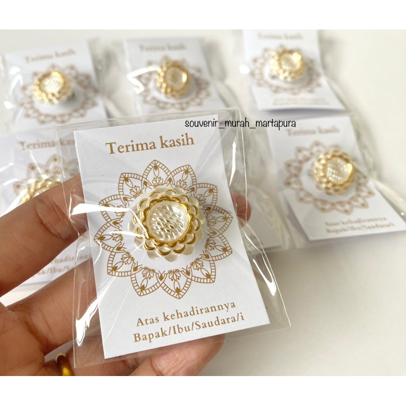 Jual (isi 50) Ready Souvenir Pernikahan Bros Mini Bunga List Emas ...