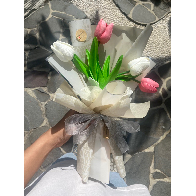 Jual BUKET BUNGA TULIP UNGU PUTIH BOUQUET TULIP FLOWER BUKET AESTHETIC ...