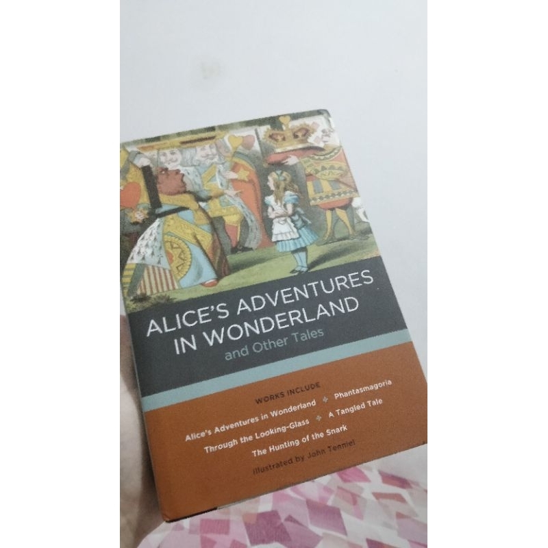 Jual preloved Alice's adventures in Wonderland novel english | Shopee ...