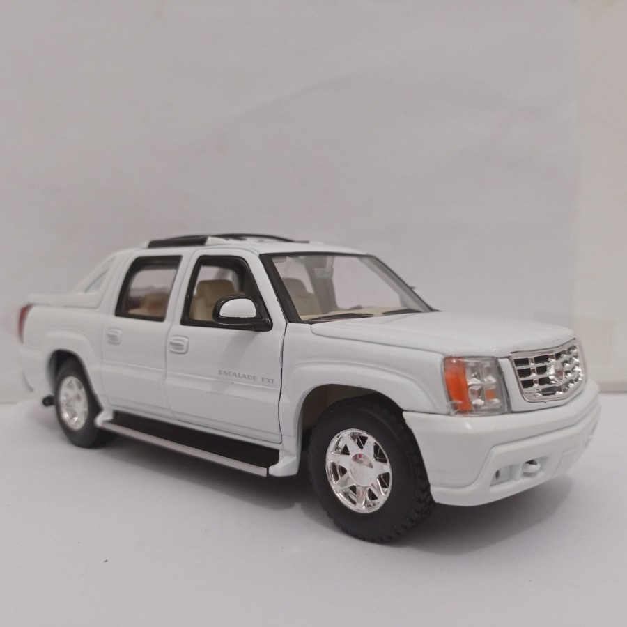 Jual Diecast Cadillac Escalade EXT miniatur mobil sport koleksi ...