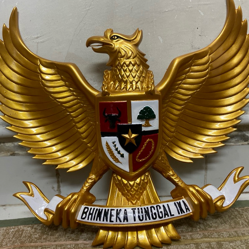 Jual Patung garuda fiber kuning ukuran 45x35 cm | Shopee Indonesia