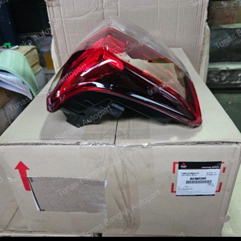 Jual Lampu Stop Kiri All New Triton KL3T 2015-2019 8330B209 ( Asli ...