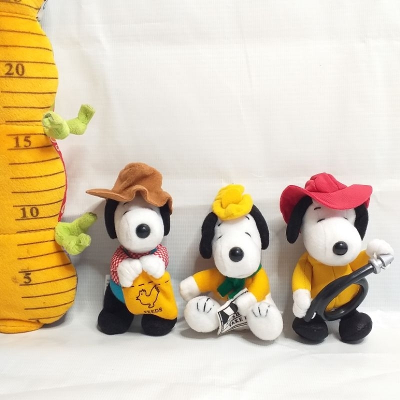 Jual BONEKA THE MANY LIFES OF SNOOPY "FARMER, FIREMAN, FILM DIRECTOR ...