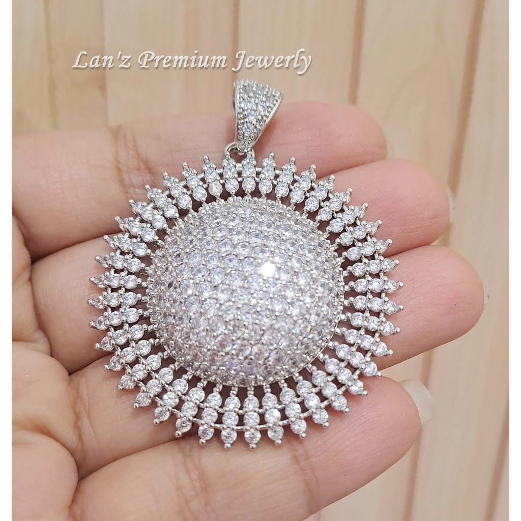 Jual Liontin Perak Hijab Diva Bulat Besar Kristal Berlian Titanium 22K ...