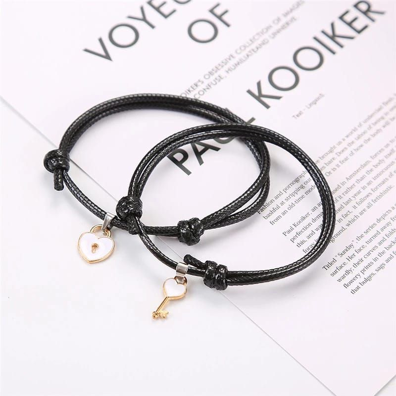 Jual Gelang Kunci Love Couple / Gelang Couple Liontin Gembok Love Kunci ...