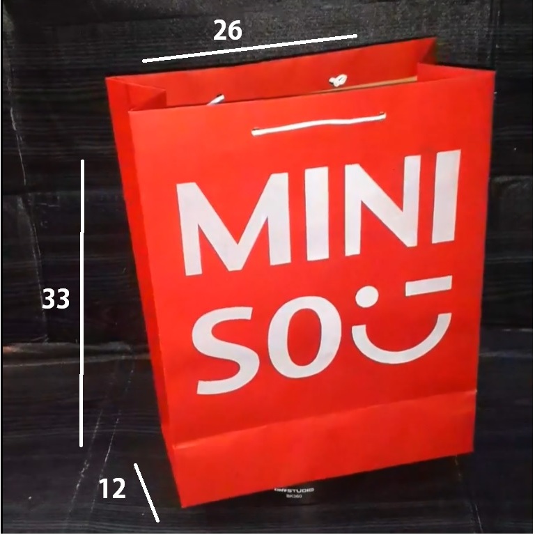 Jual Paper bag Miniso red Medium 33 x 26 x 12 | Shopee Indonesia