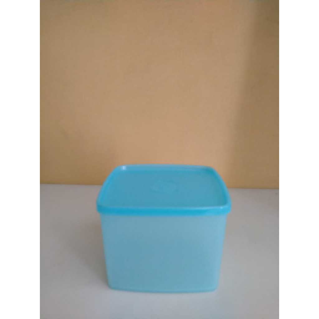 Jual TUPPERWARE - MEDIUM SQUARE ROUND BLUE | Shopee Indonesia