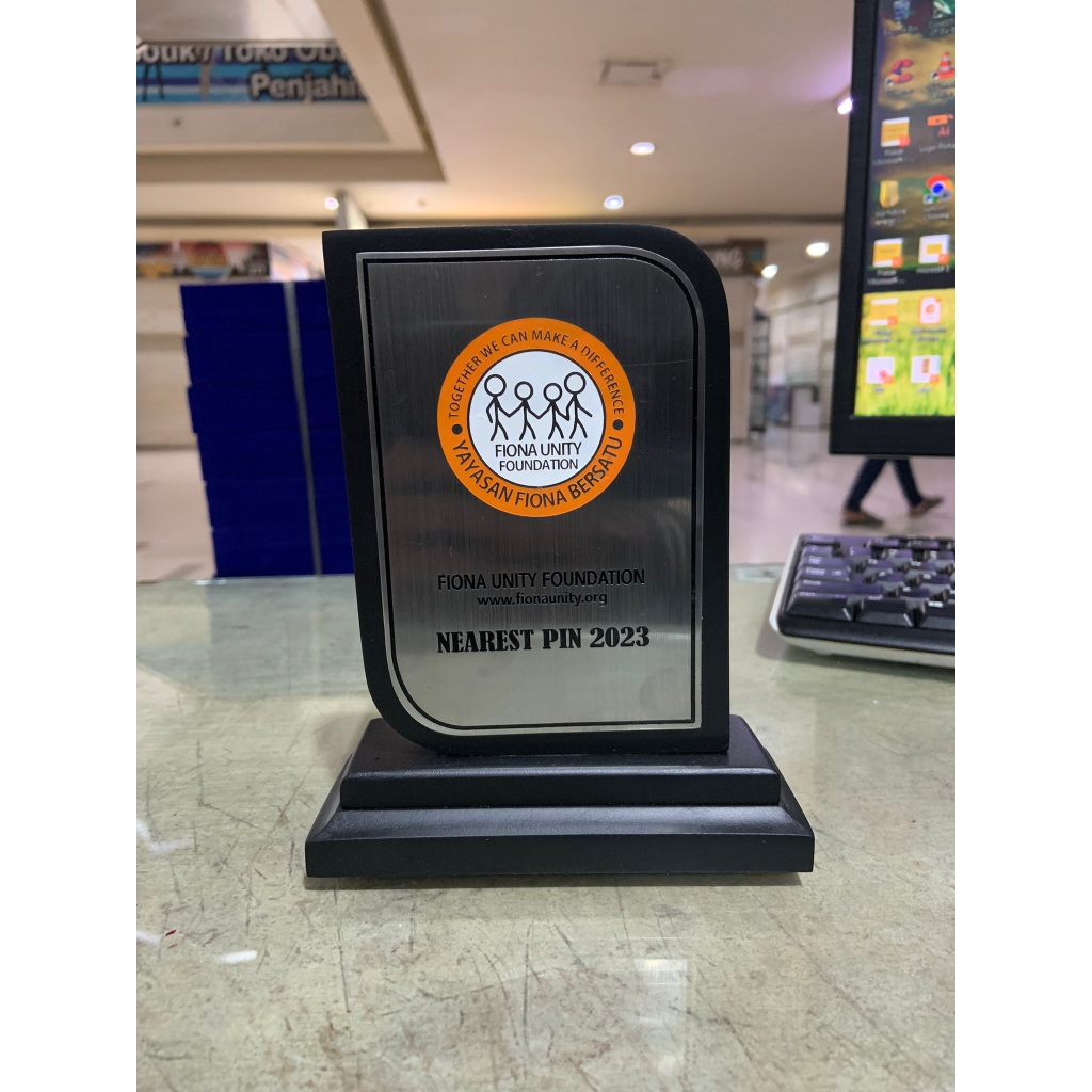 Jual Plakat/Plakat kayu/souvenir/Trophy/penghargaan/Plakat kayu custom ...