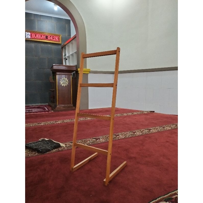 Jual hanger gantung kayu rak baju celana ,ladder hanger kayu gantungan ...